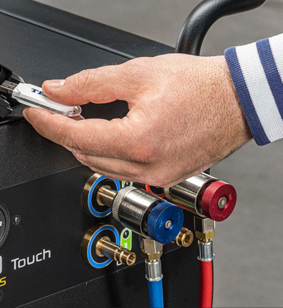 Ricarica Clima TEXA KONFORT 710 TOUCH | Cartronic